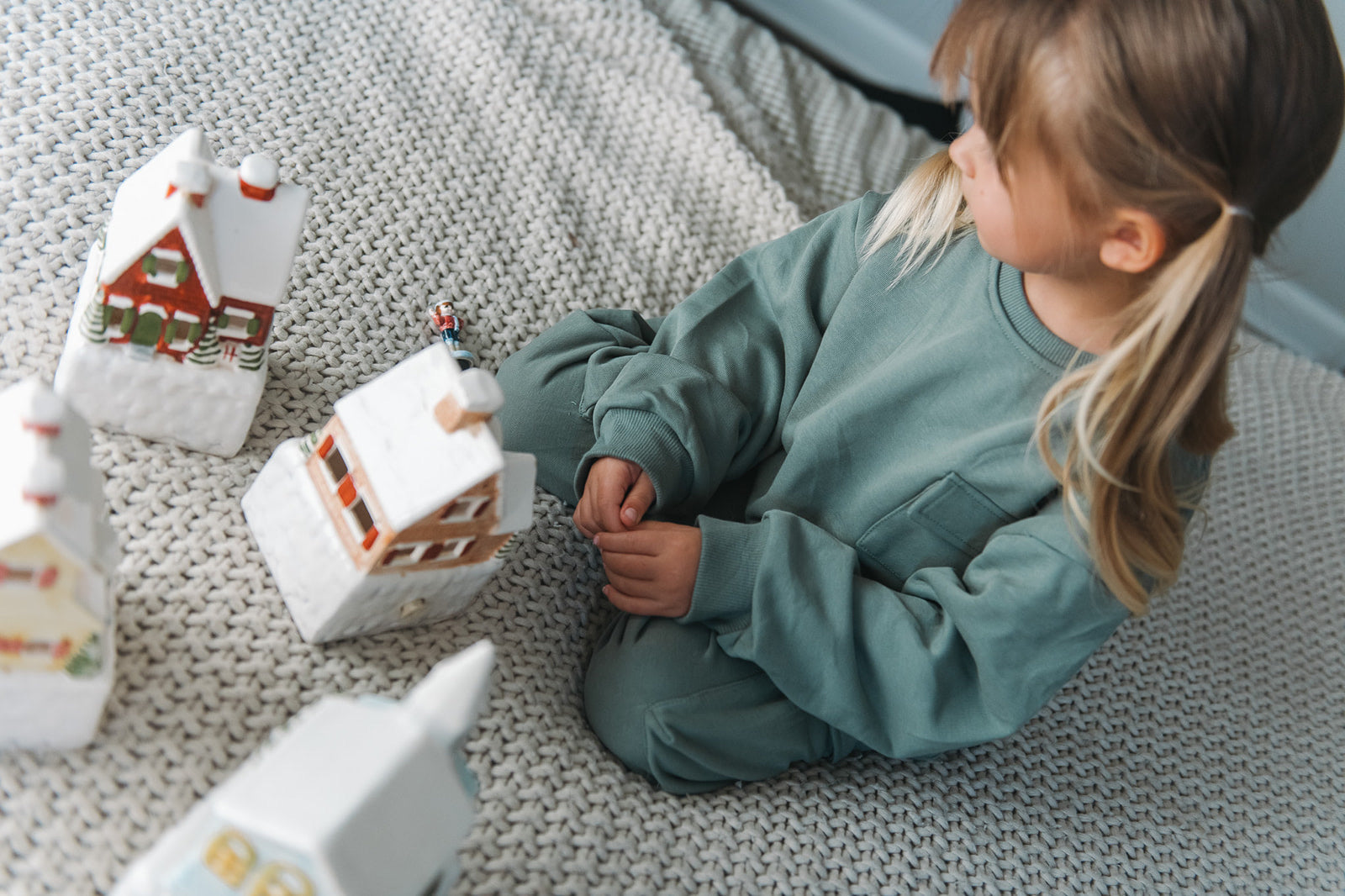 The Holiday Collection – Winnie + Crew